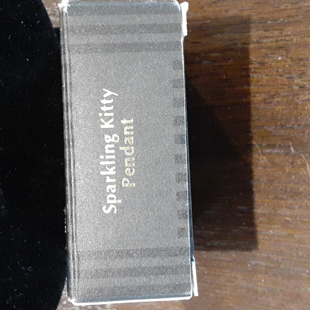 Avon Collectors Sparkling Kitty Avon - Gem